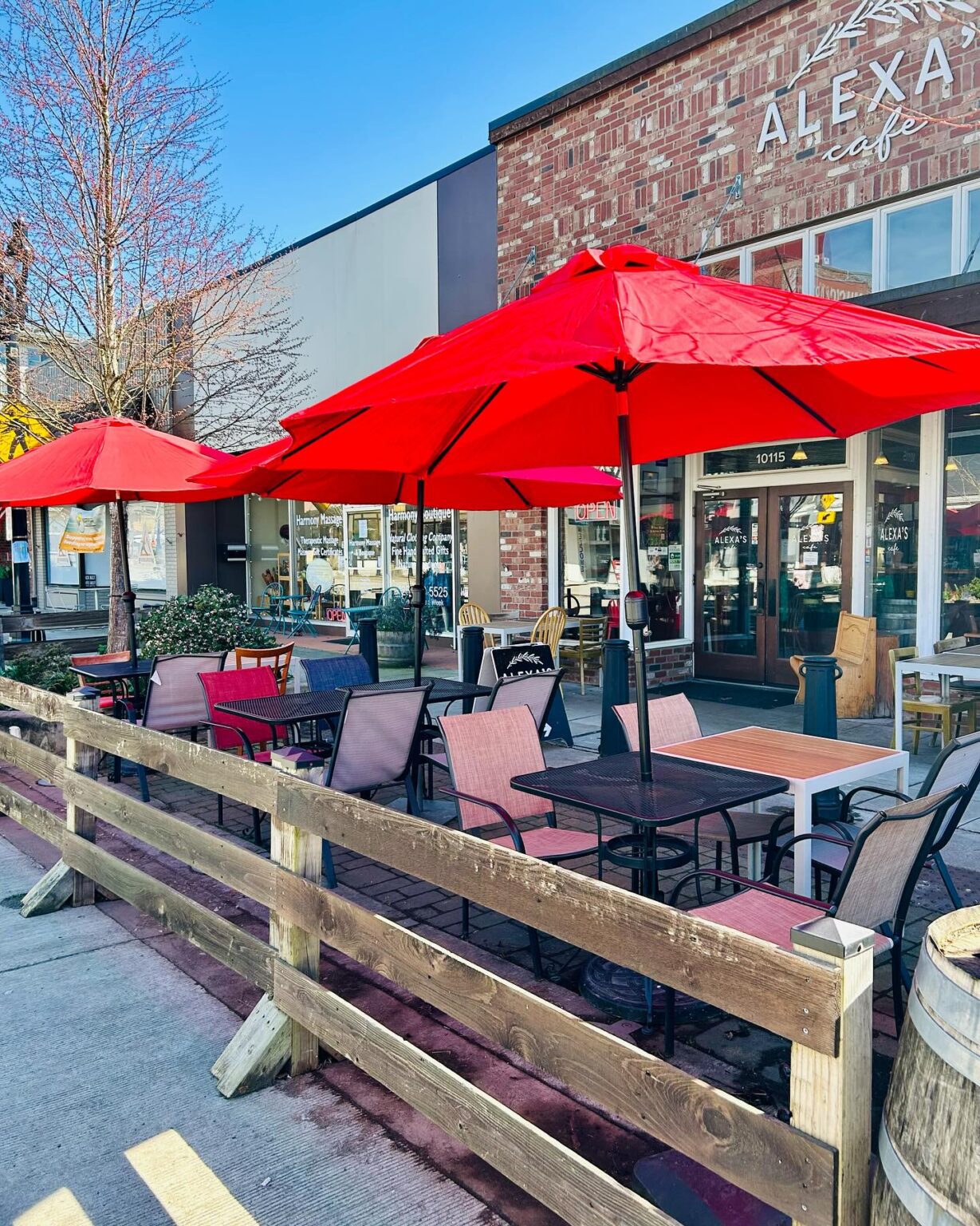 Main Street Bothell - Alexa’s Cafe & Catering